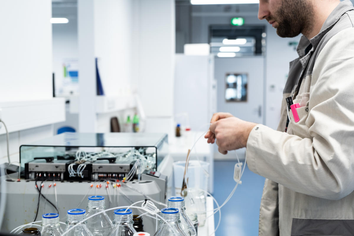 Análisis de cosméticos en laboratorios acreditados